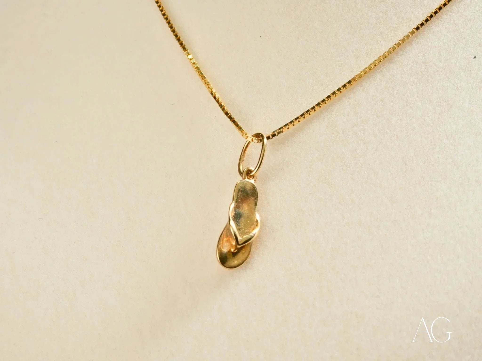 Golden Flip Flop Pendant - Art Gold Jewelry